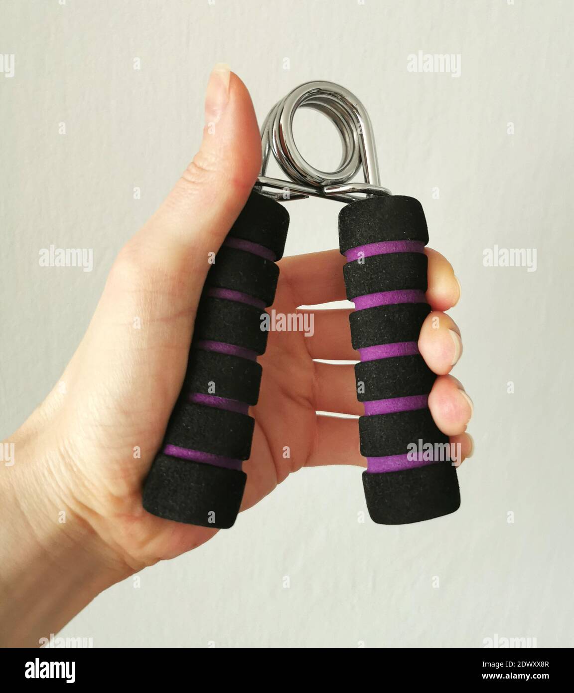 Hand of woman bodybuilder hi-res stock photography and images - Alamy