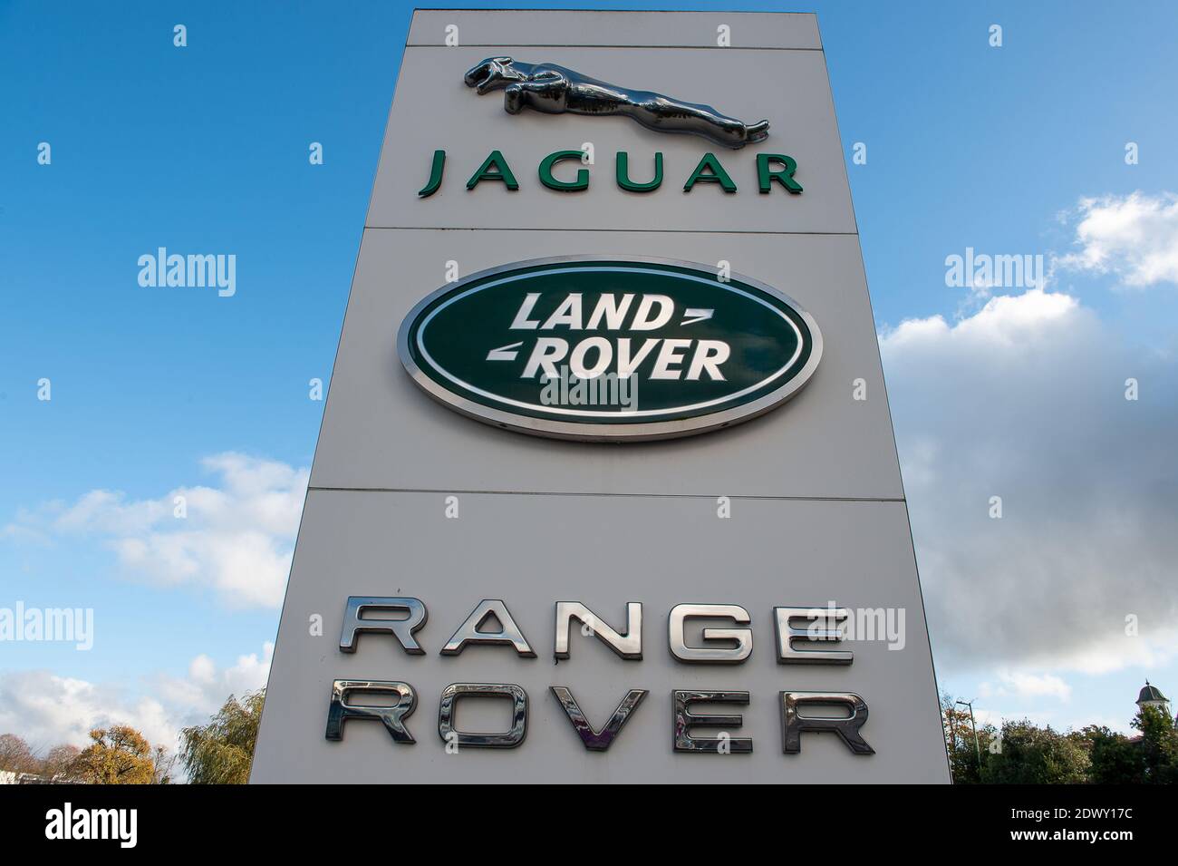 Royal ascot garage hi-res stock photography and images - Alamy