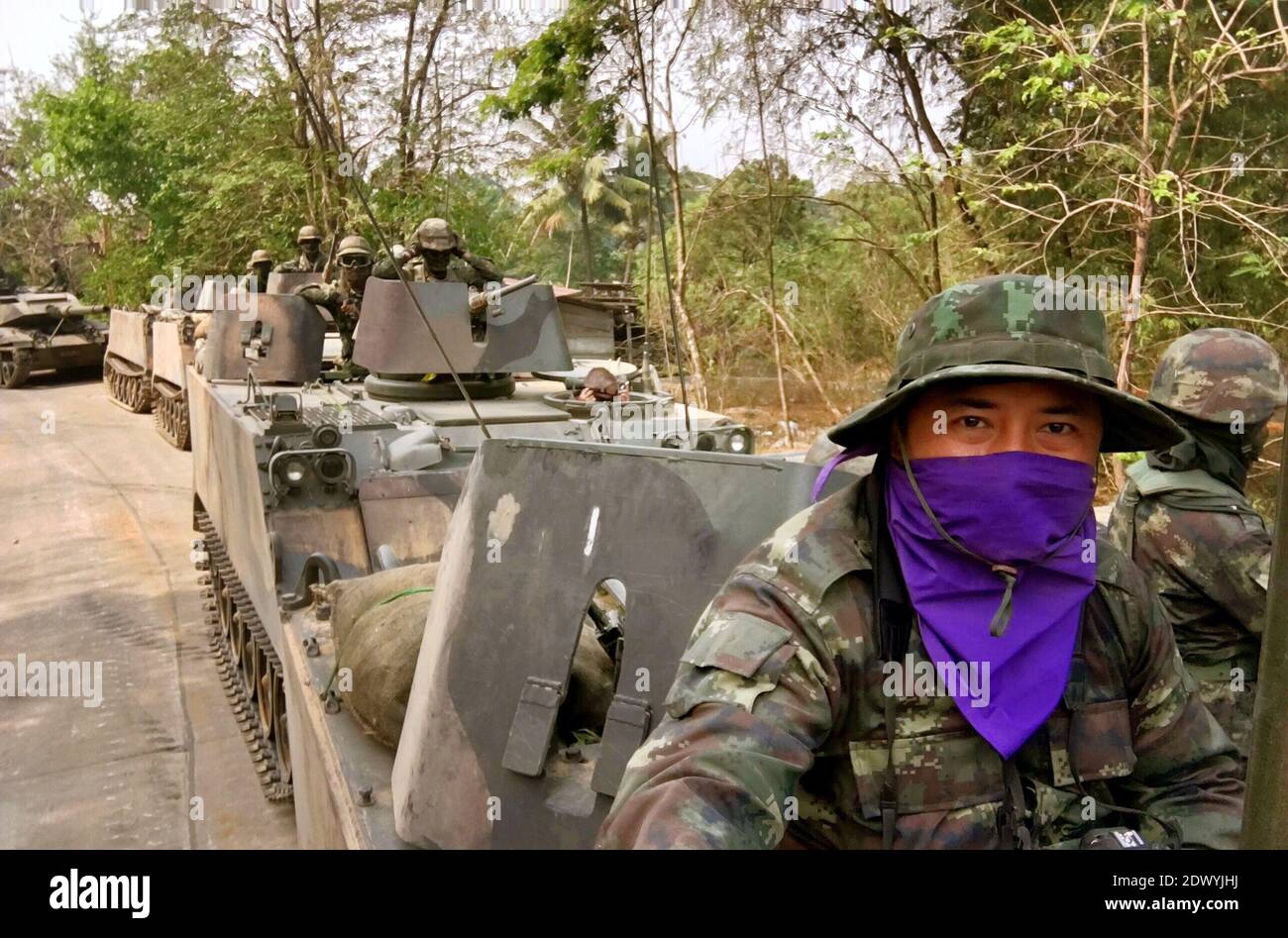 Portrait Of Army Solider Sitting On Armored Tank Stock Photo - Alamy Portrait Of Army Solider Sitting On Armored Tank Stock Photo - Alamy