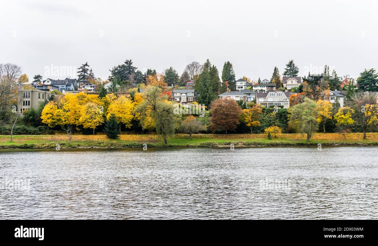 Seattle waterfront autumn hi-res stock photography and images - Alamy