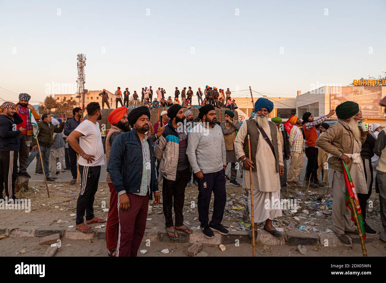farmers are protesting at singhu border against the new farm law in ...