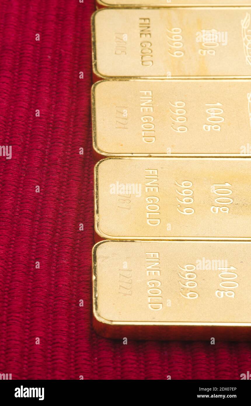 Maroon metal bars hi-res stock photography and images - Alamy