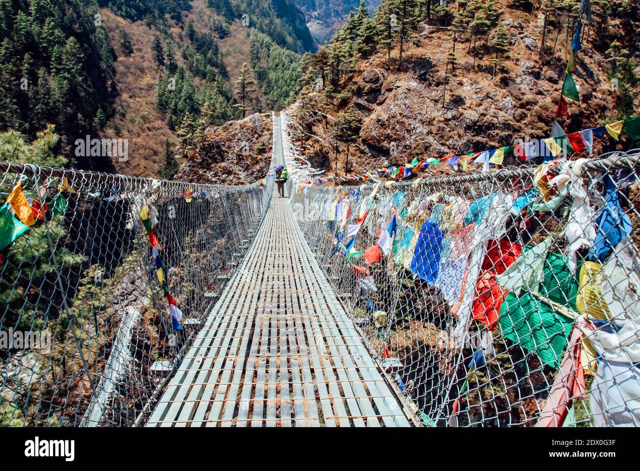 Sherpa porter trekking nepal hi-res stock photography and images - Alamy