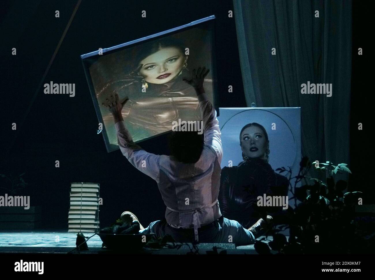 Set designers hi-res stock photography and images - Alamy