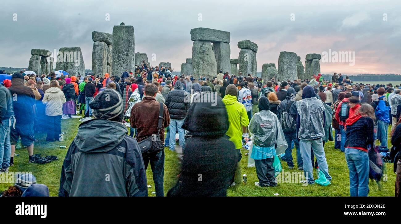 People At The Summer Solstice Stonehenge Wiltshire UK Stock Photo - Alamy
