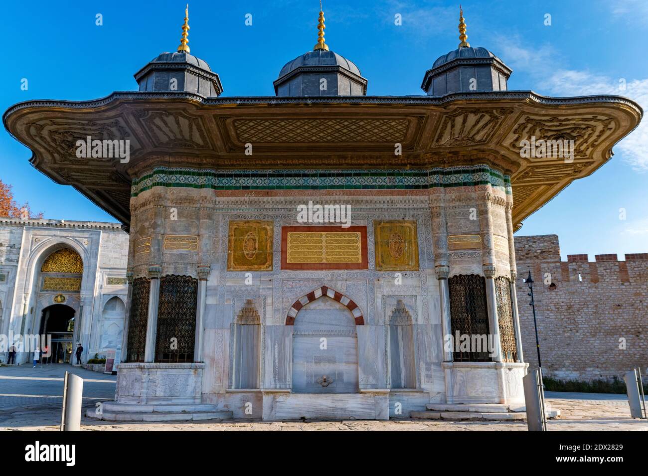 Constantinople fountain sultan ahmet iii hi-res stock photography and ...