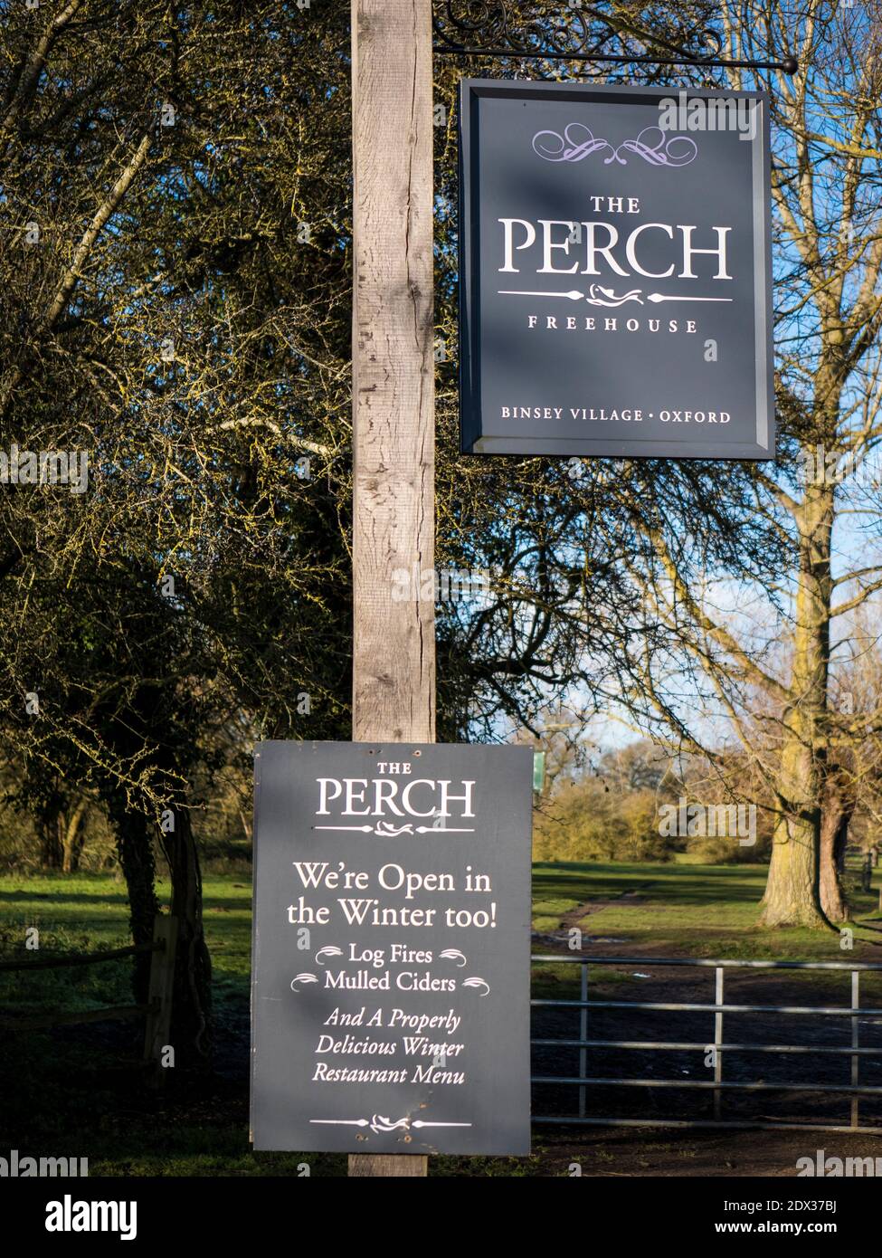 The perch pub uk hi-res stock photography and images - Alamy