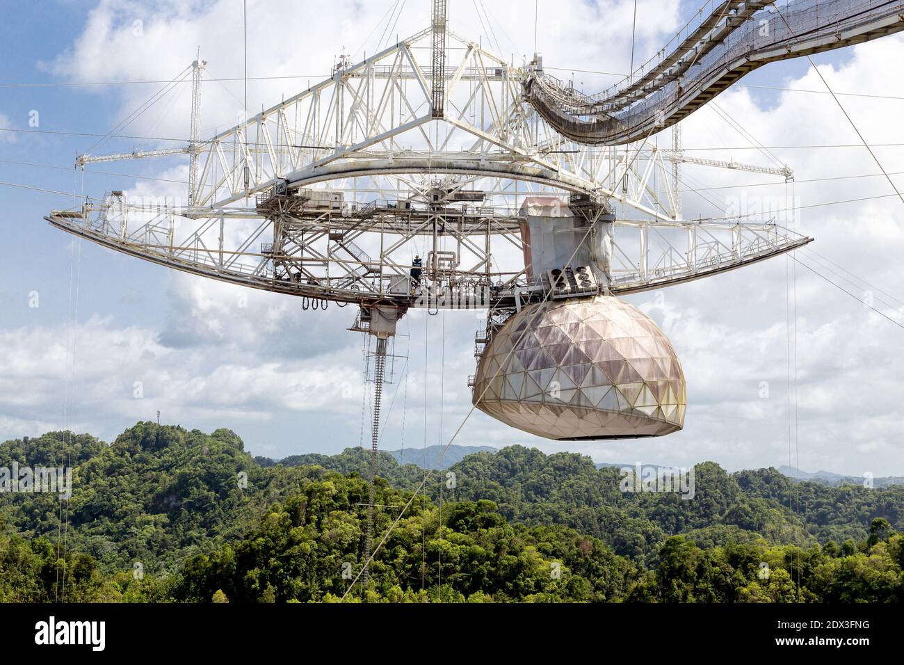 Arecibo Observatory in Puerto Rico pre-collapse Stock Photo - Alamy