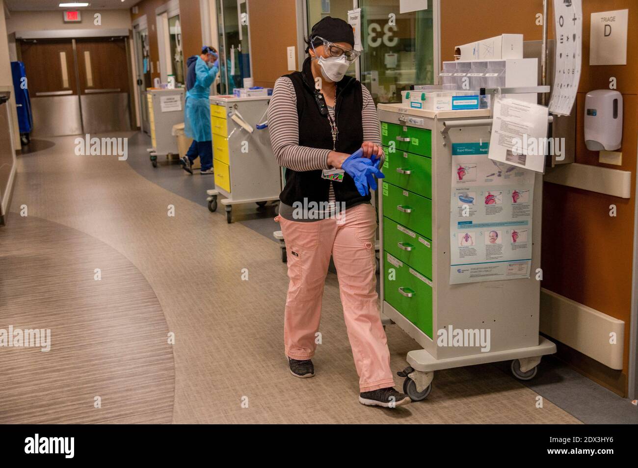 Phlebotomist hi-res stock photography and images - Alamy