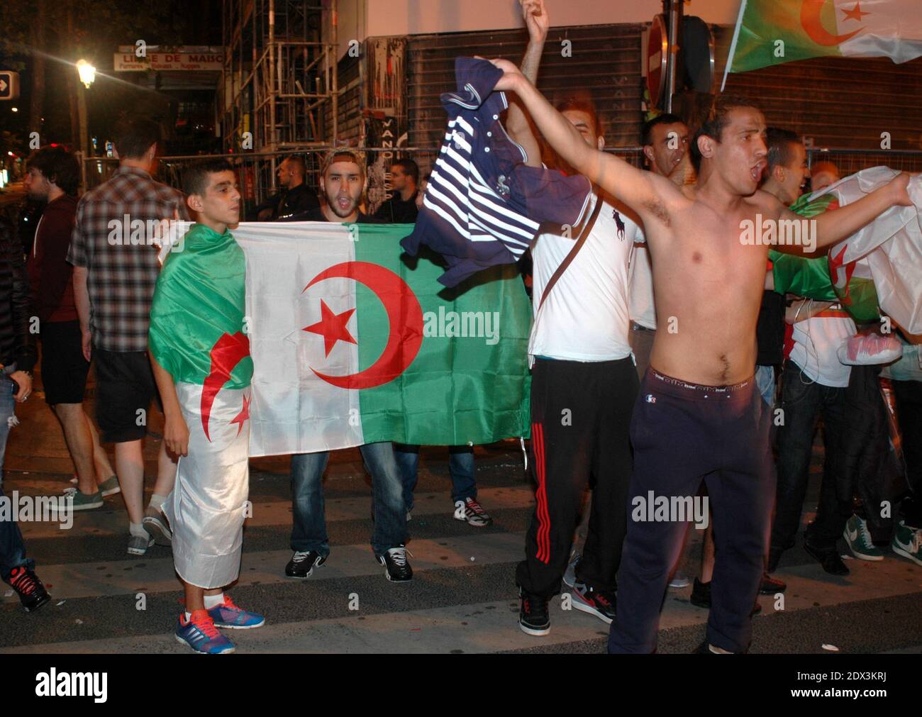 Algeria soccer fans support their national team match against Germany ...