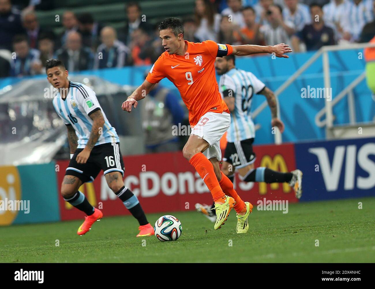 Holland v brazil hi-res stock photography and images - Alamy