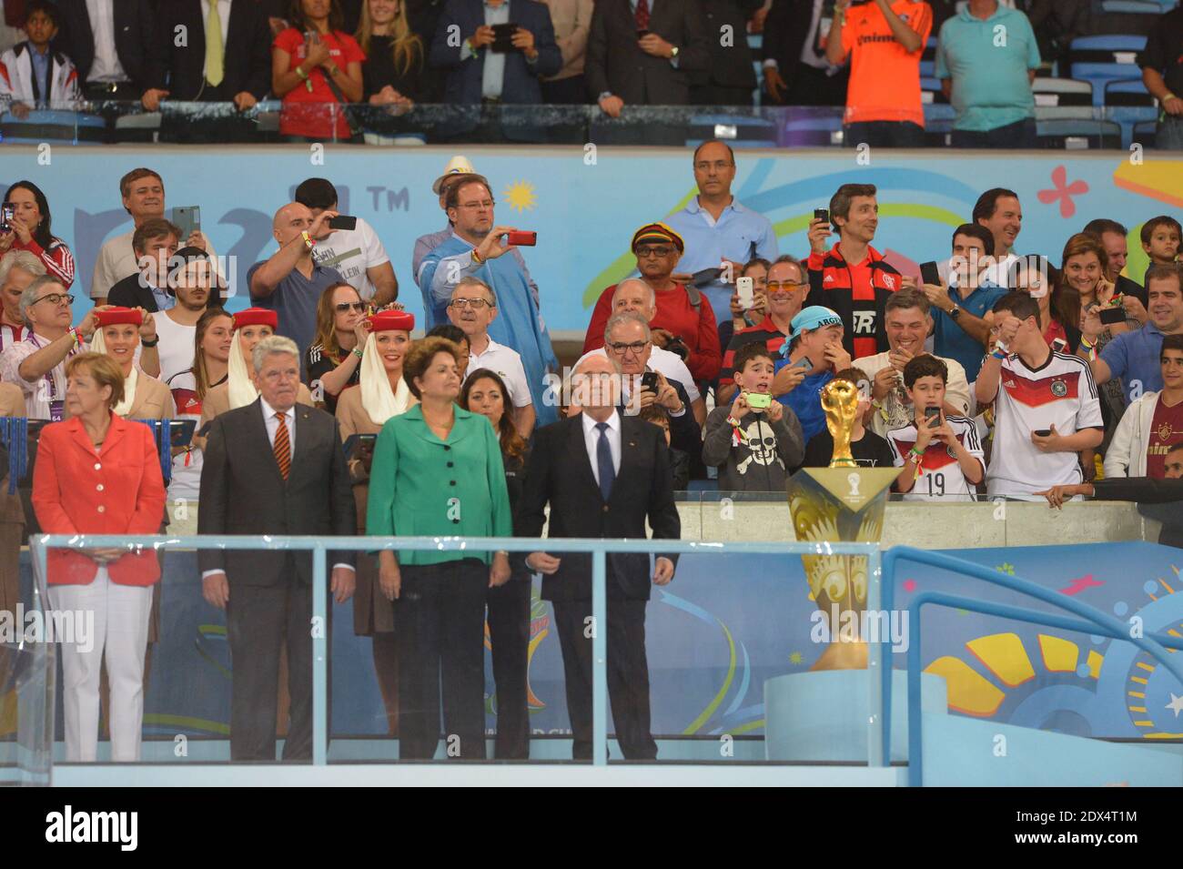 Cup Presentation with Angela Merkel, Gauck and Dilma Rousseff in Soccer ...