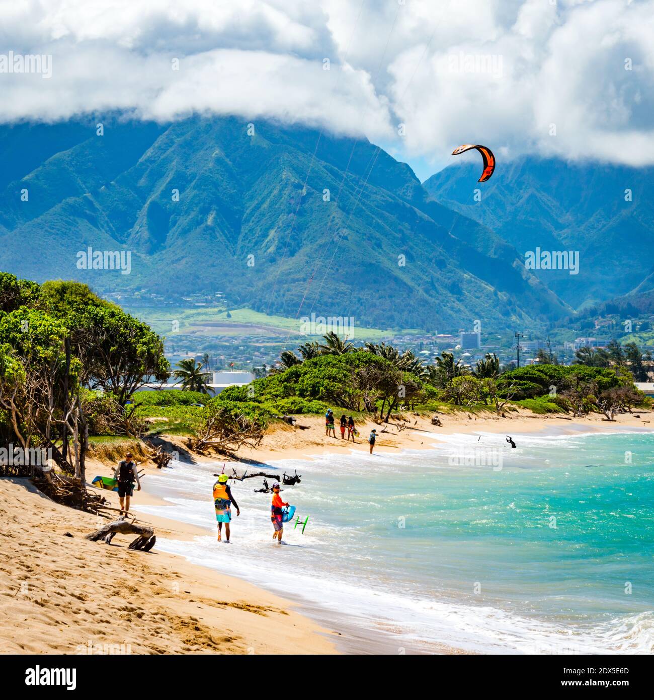 Maui, Hawaii, Kanaha Beach Park, Kite Surfing Stock Photo - Alamy