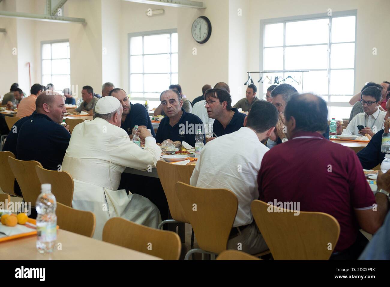 Taking the chef completely by surprise, Pope Francis unexpectedly ...