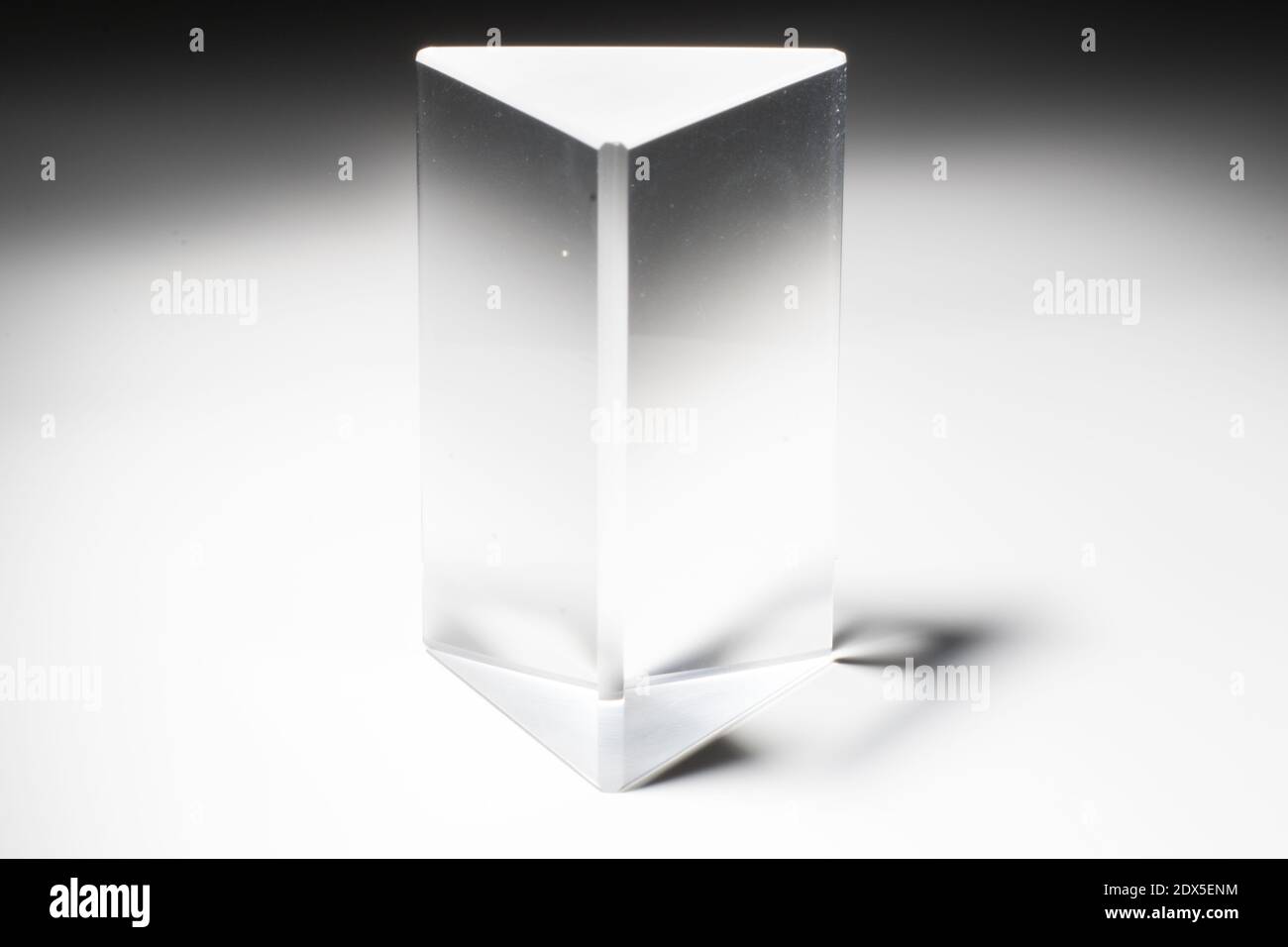 Glass corners hi-res stock photography and images - Alamy
