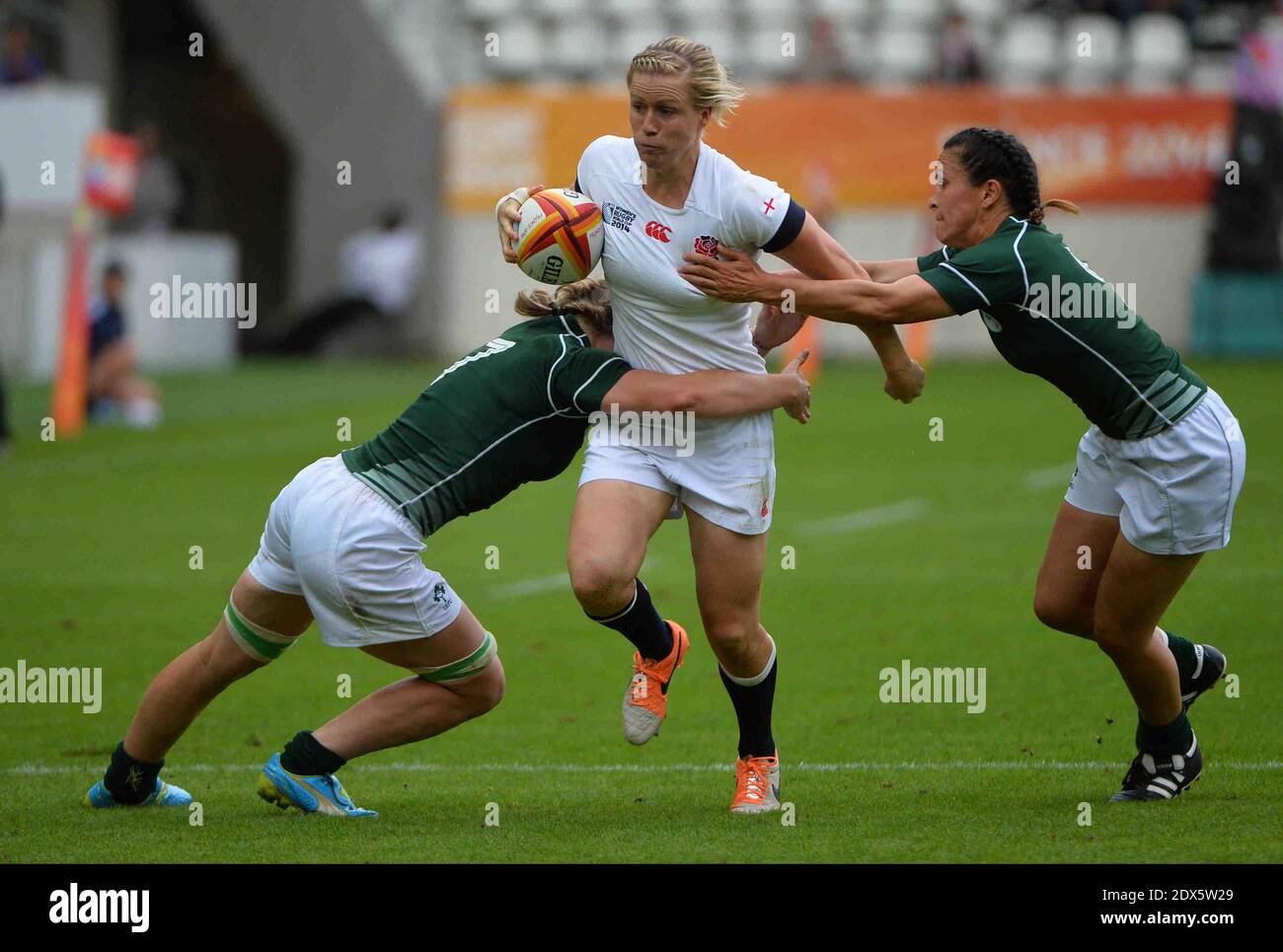 English Danielle Waterman during the IRB Women's Rugby World Cup match ...