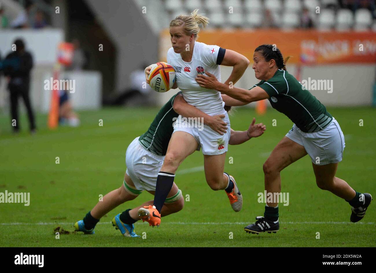 English Danielle Waterman during the IRB Women's Rugby World Cup match ...