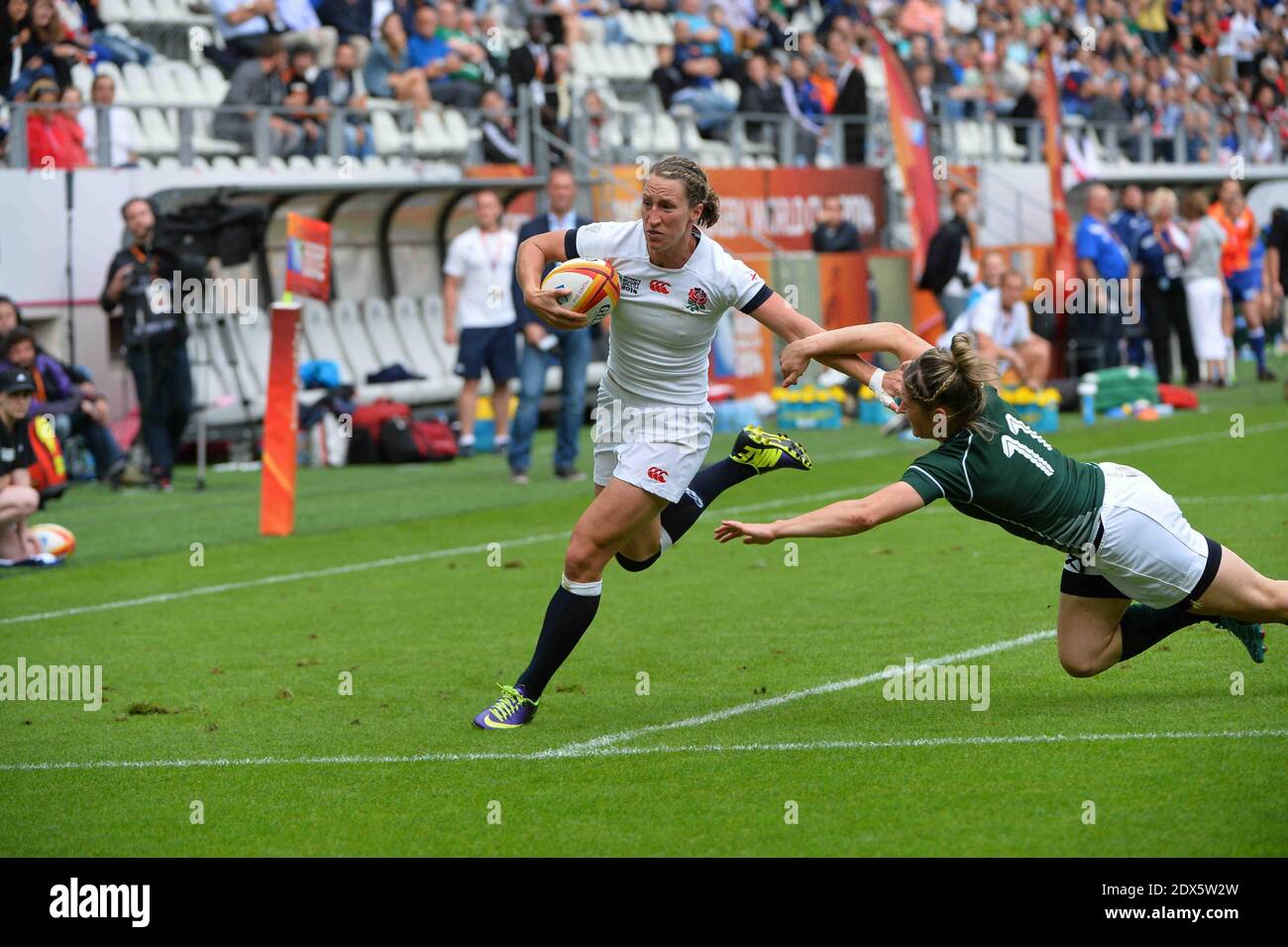 English Katherine Merchant during the IRB Women's Rugby World Cup match ...