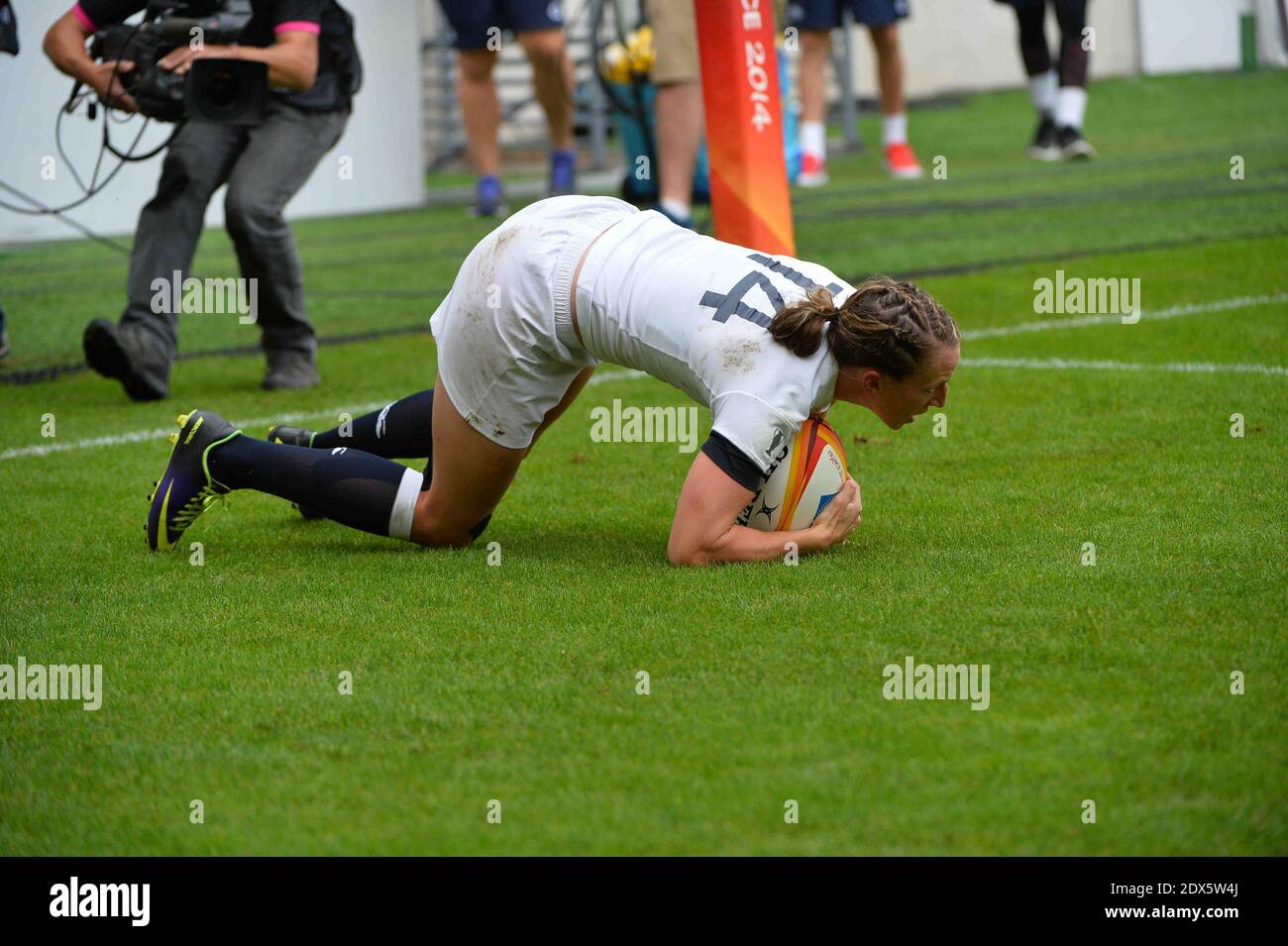 English Katherine Merchant during the IRB Women's Rugby World Cup match ...