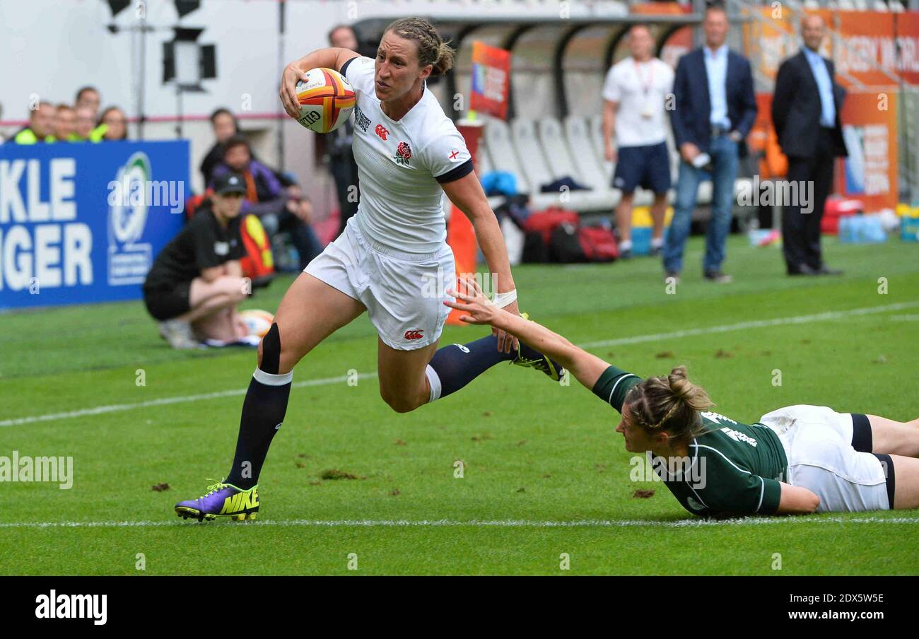 English Katherine Merchant during the IRB Women's Rugby World Cup match ...