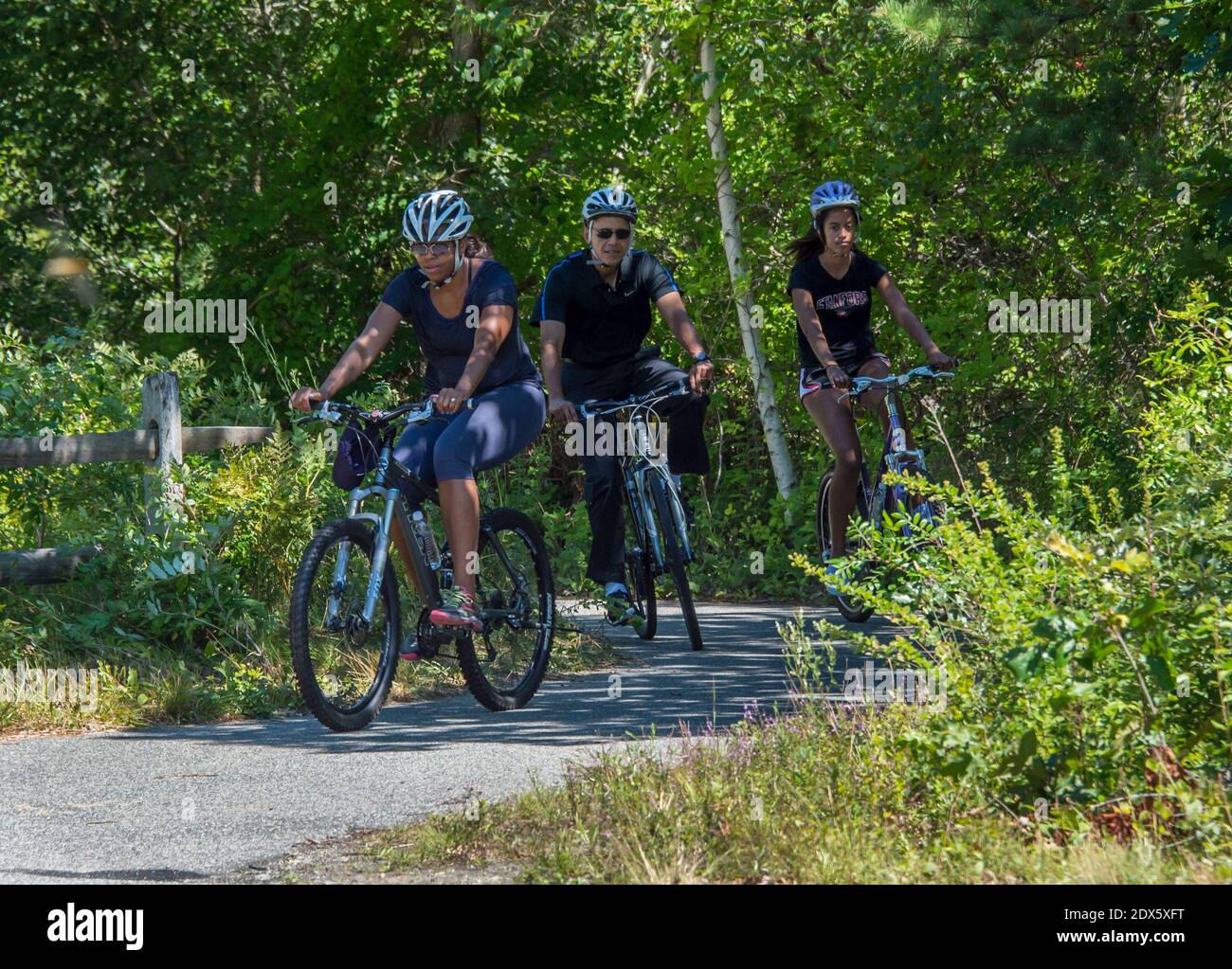 President Barack Obama, First Lady Michelle Obama and daughter Malia ...