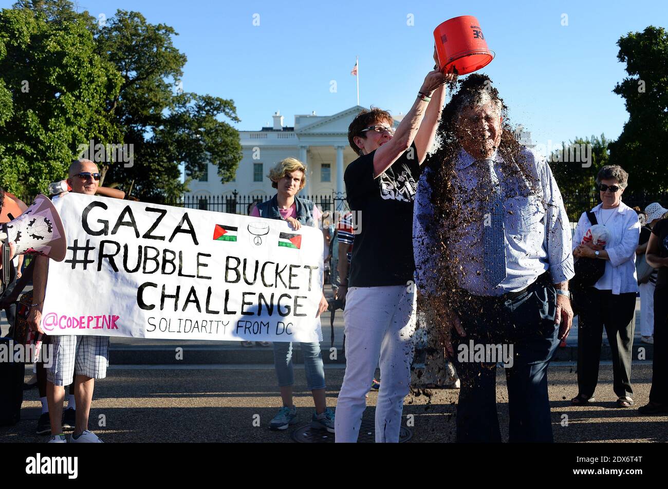 Pro Palestinian activist Mubarak Awad participates in the "rubble ...