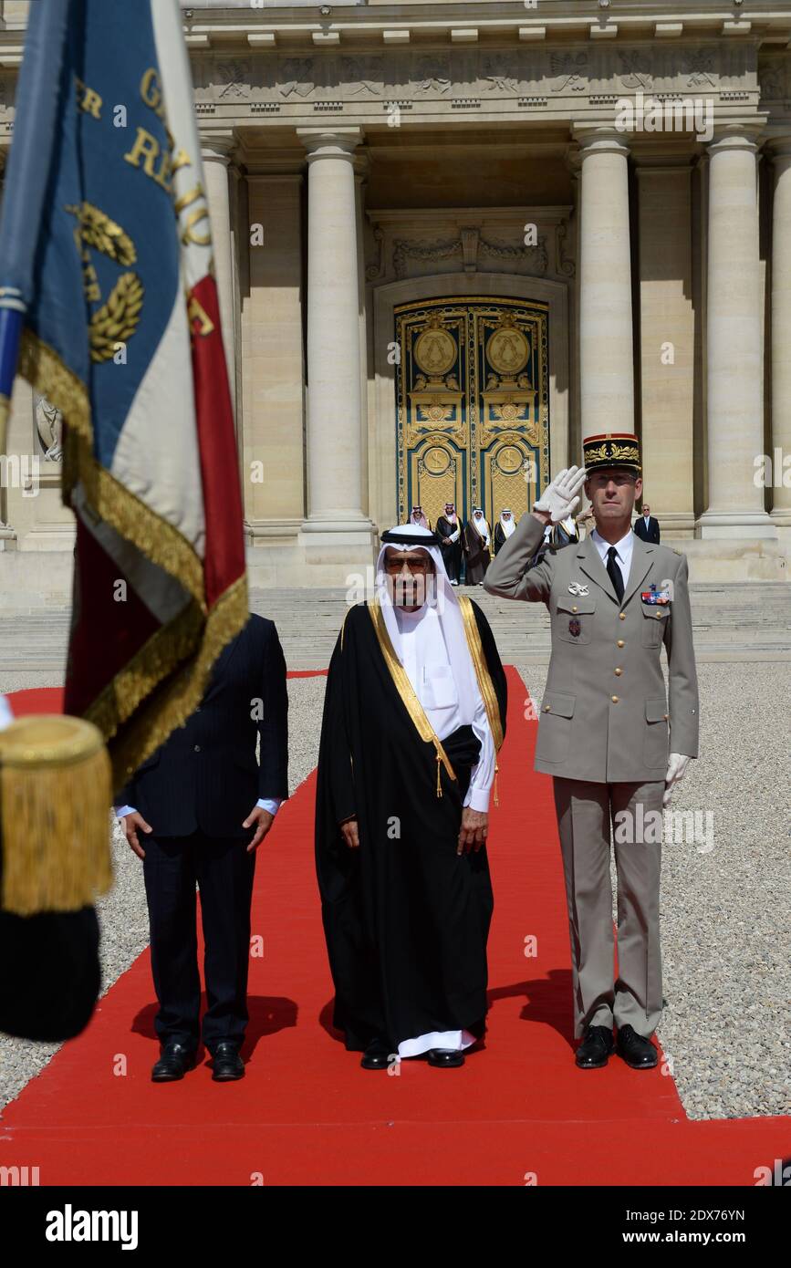 Saudi crown prince paris hi-res stock photography and images - Alamy