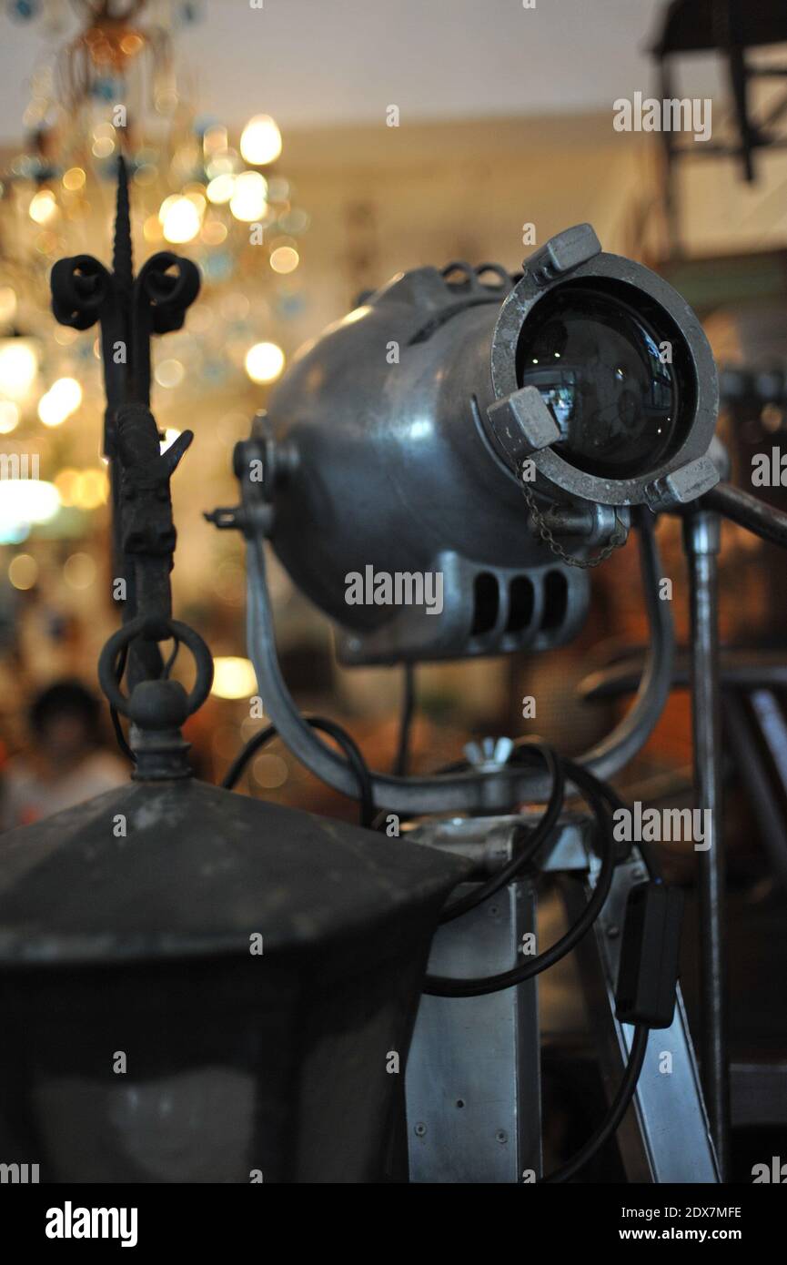 Old style lighting hi-res stock photography and images - Alamy