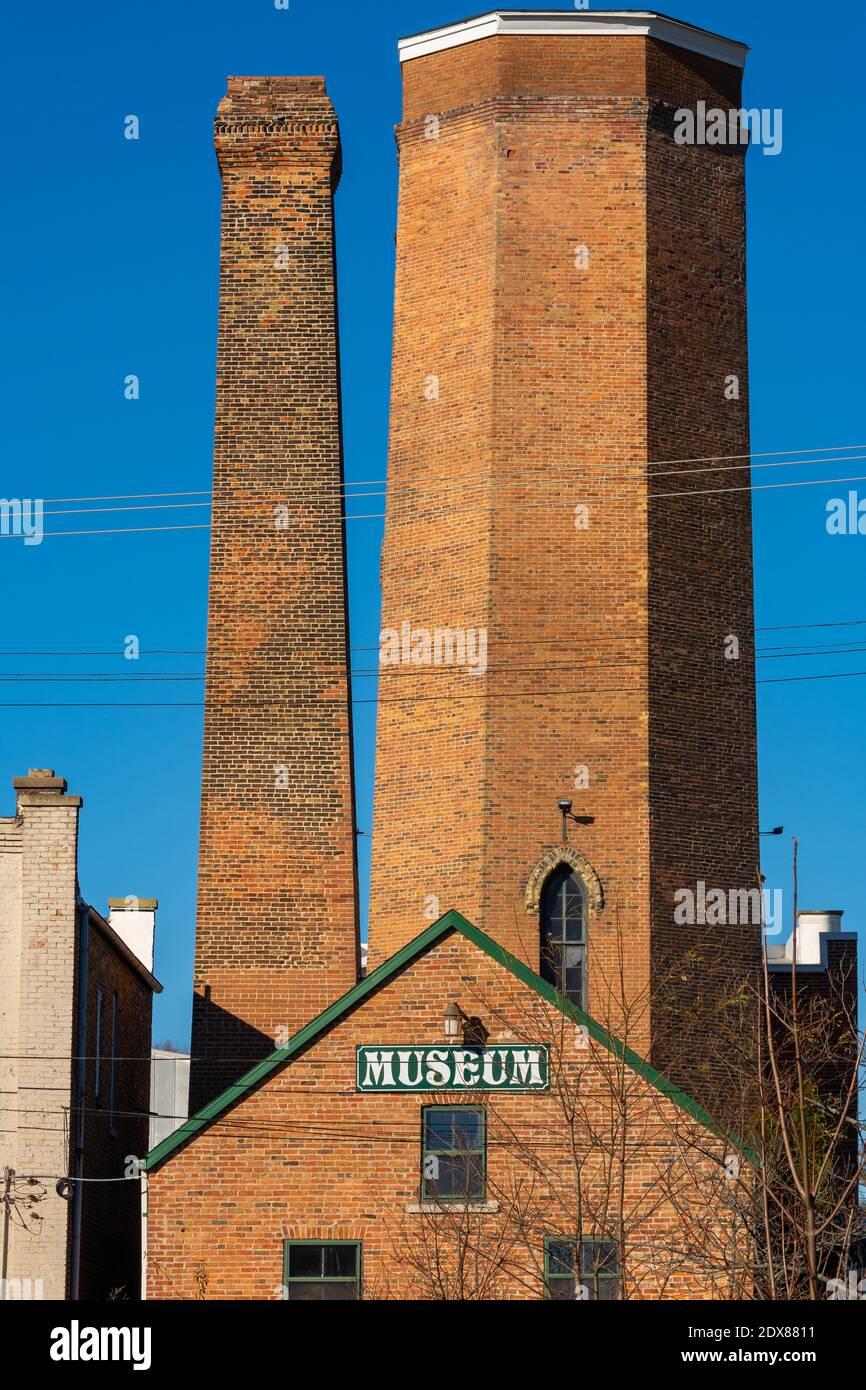 Rural factory town usa hi-res stock photography and images - Alamy