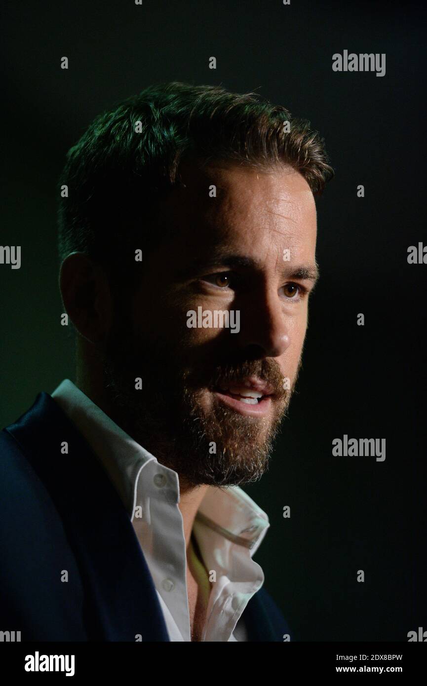 The voices ryan reynolds hi-res stock photography and images - Alamy