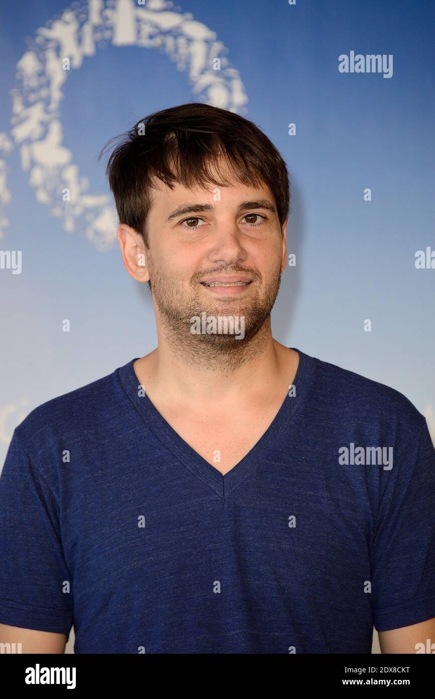 It follows david robert mitchell hi-res stock photography and images - Alamy