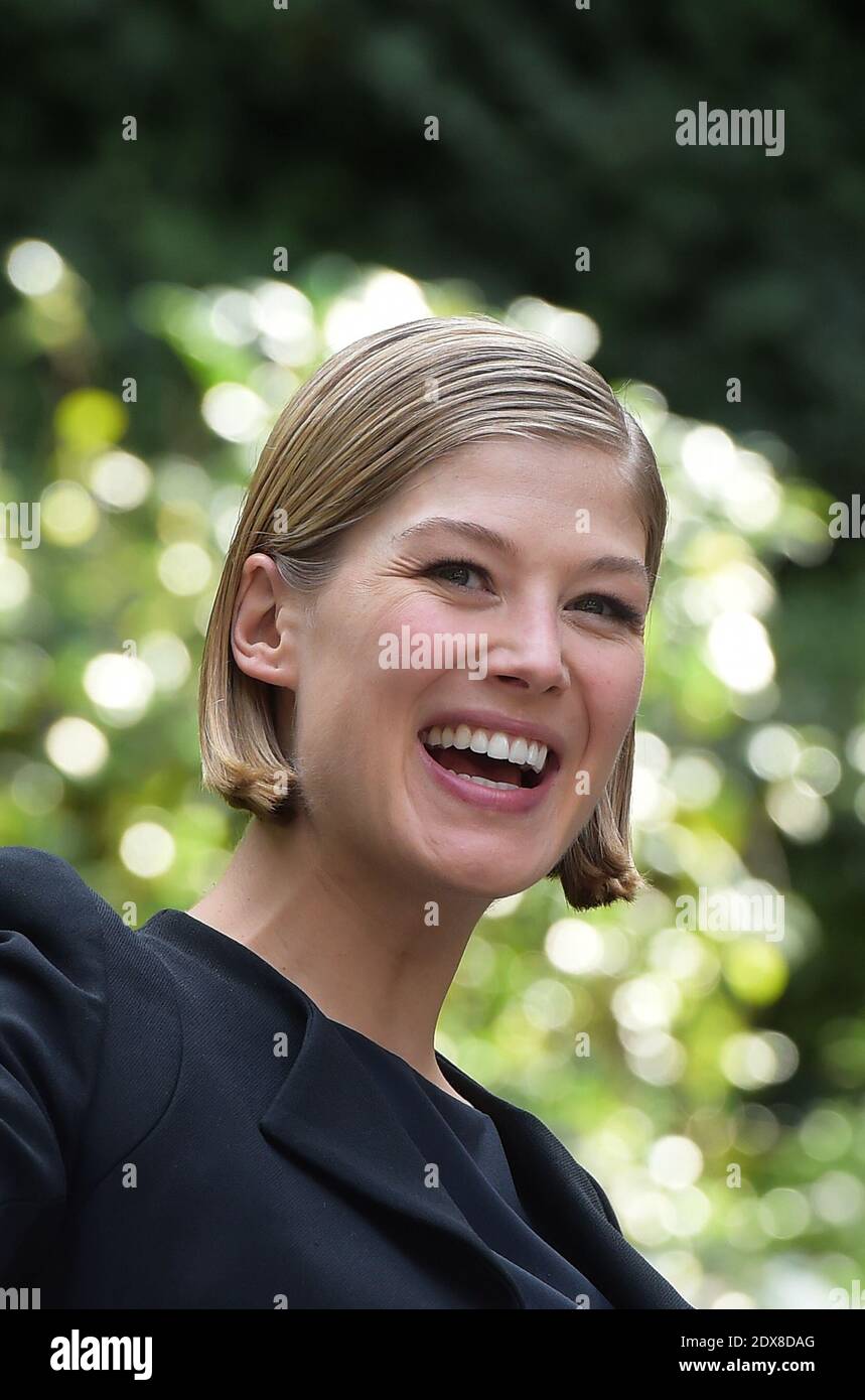 Actress Rosamund Pike attends the film 'Gone Girl' photocall in Rome ...