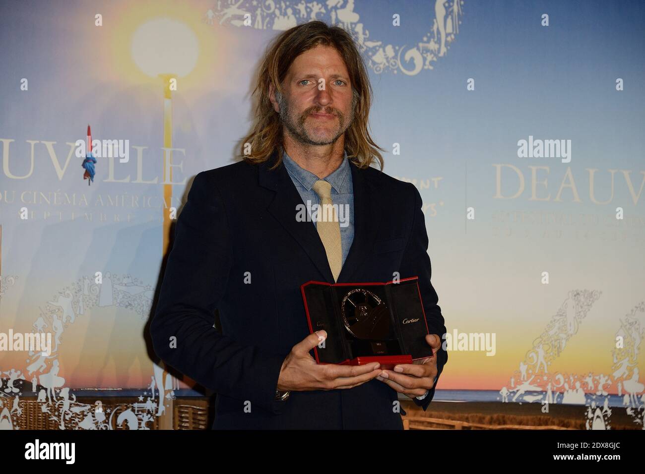 Ana Saar Klein pose with the 40th anniversary Prize during the closing ...