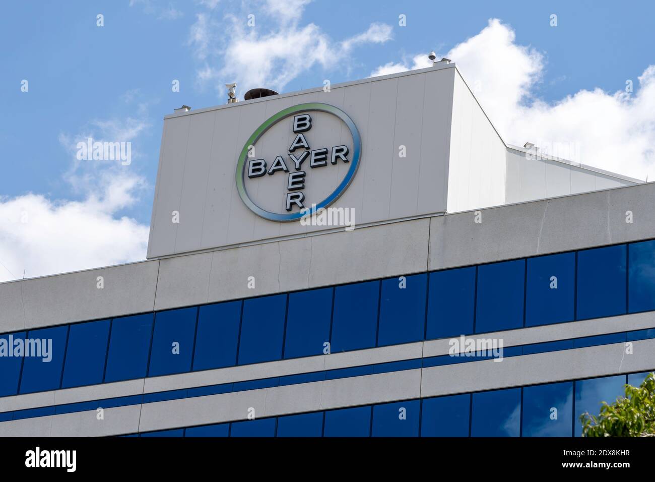 Pharmaceutical engineering hi-res stock photography and images - Alamy