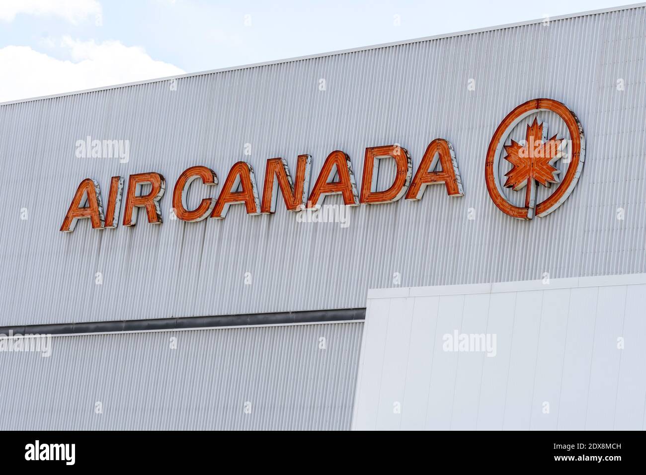 Air transportation building hi-res stock photography and images - Alamy