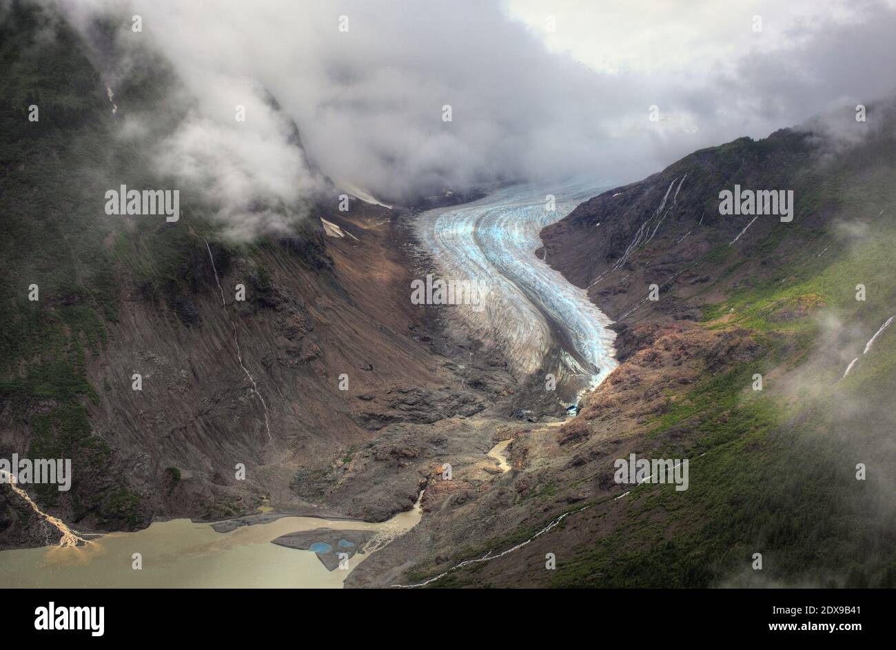 Misty mounts hi-res stock photography and images - Alamy