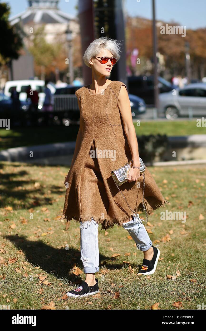 Linda Tol arriving at Mugler Ready-to-Wear Spring-Summer 2015 show ...