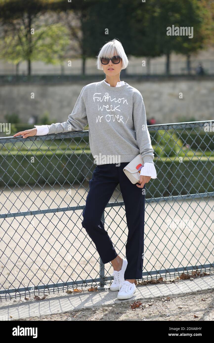 Linda Tol arriving at Valentino Ready-to-Wear Spring-Summer 2015 show ...