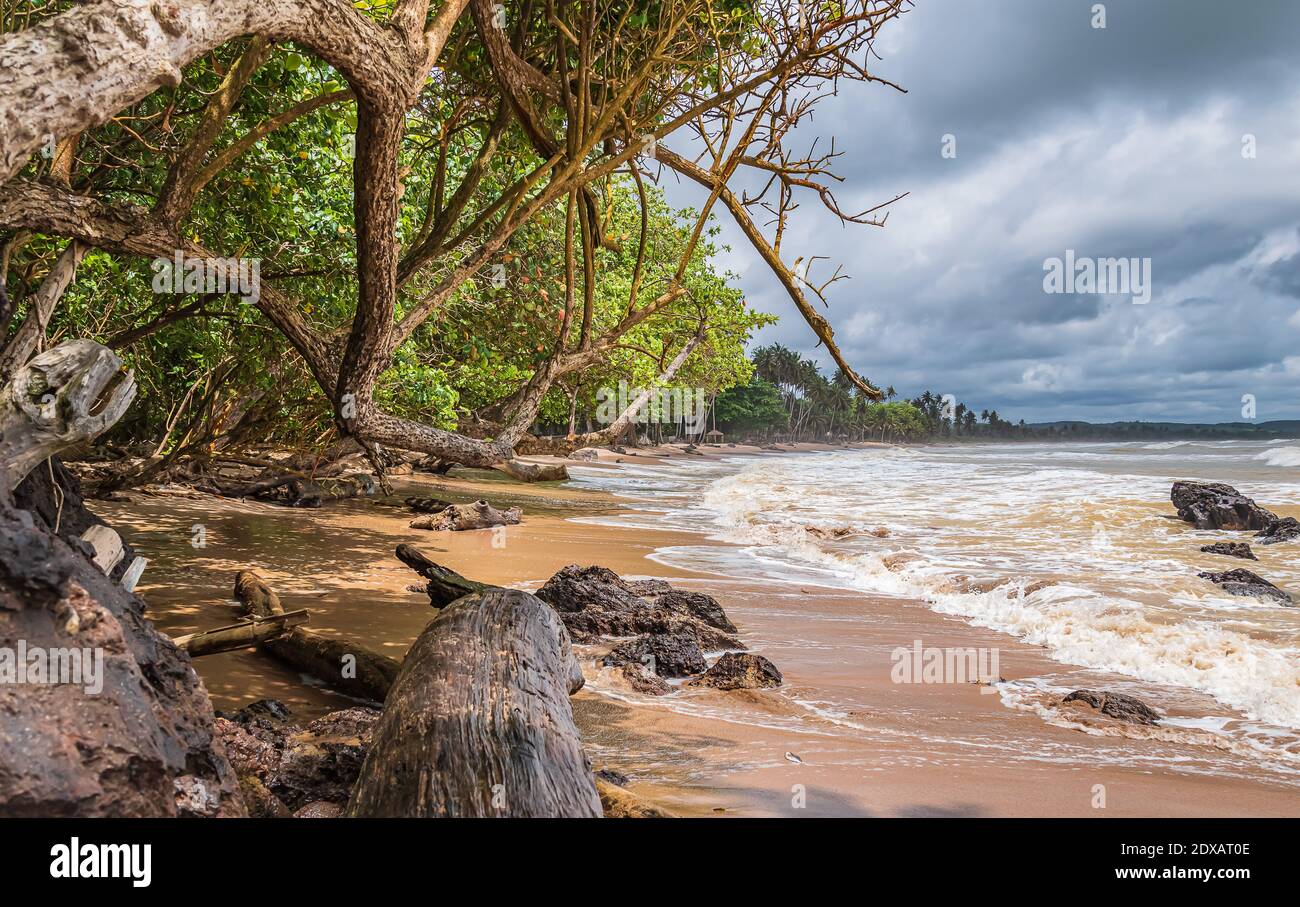 Beach axim ghana hi-res stock photography and images - Alamy