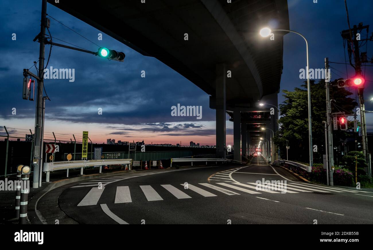 Green color signals hi-res stock photography and images - Alamy