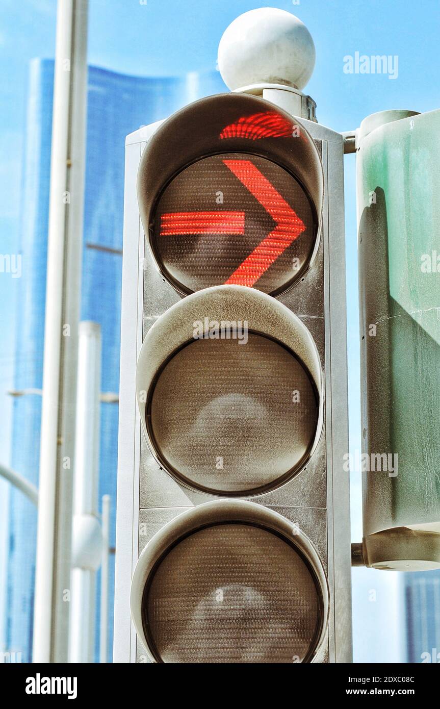 Traffic light red arrow hi-res stock photography and images - Alamy
