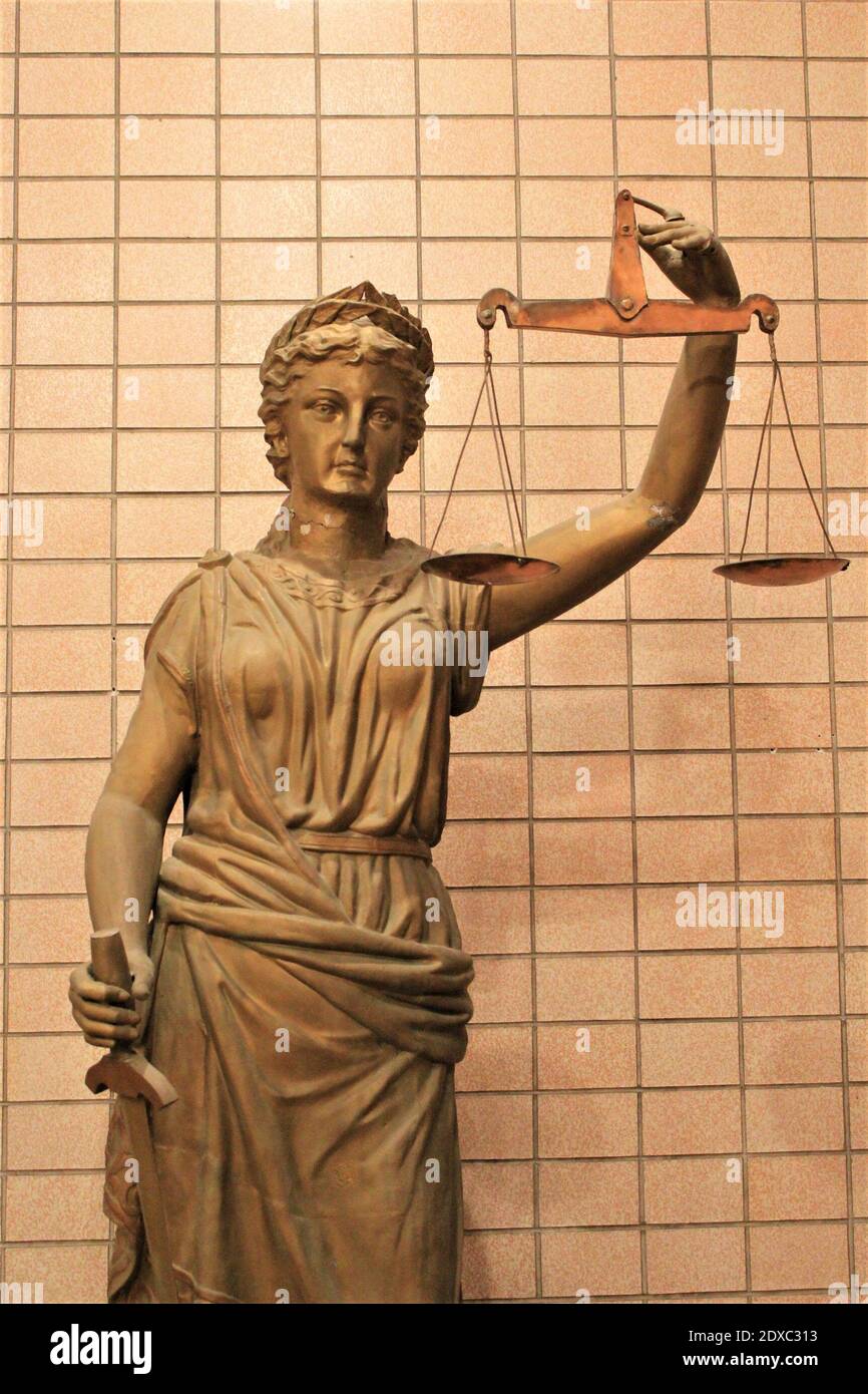 Equal arm scales hi-res stock photography and images - Alamy