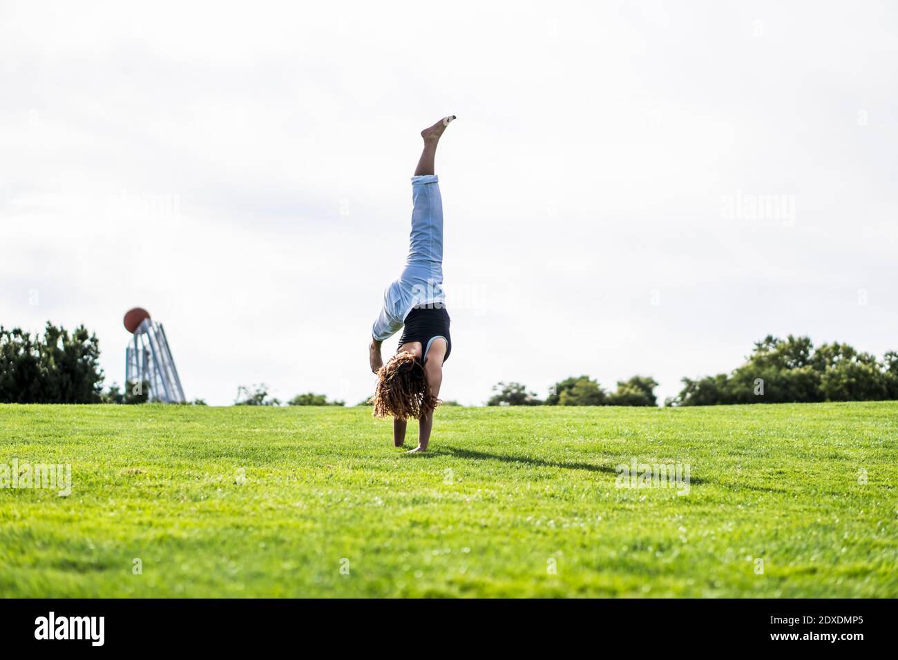Cartwheel hi-res stock photography and images - Alamy