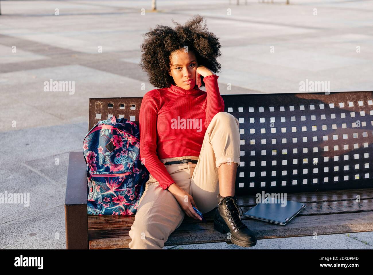 Sitting bored people hi-res stock photography and images - Alamy