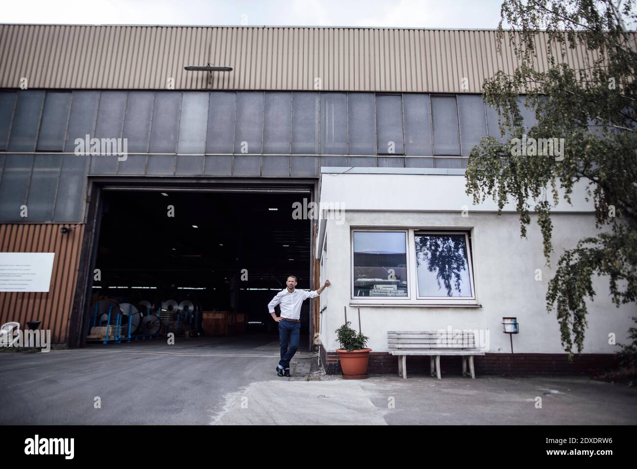 Factory entrance hi-res stock photography and images - Alamy
