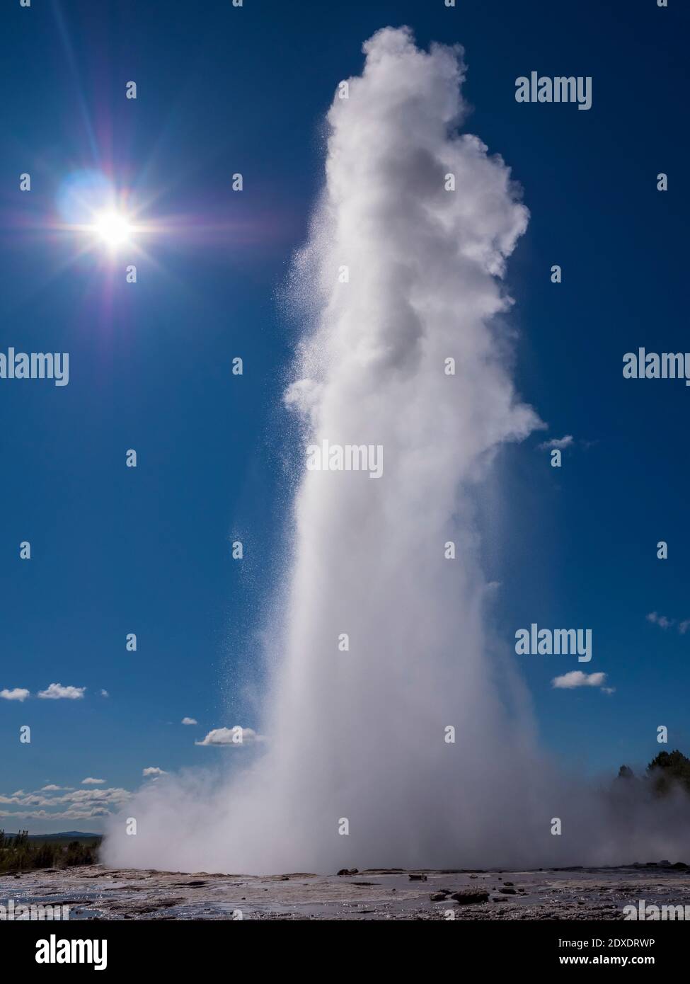 Tall geyser hi-res stock photography and images - Alamy