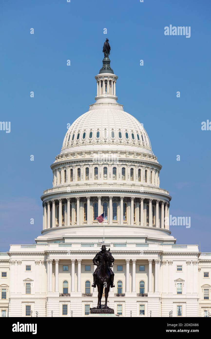 Statue horse state capitol building hi-res stock photography and images ...