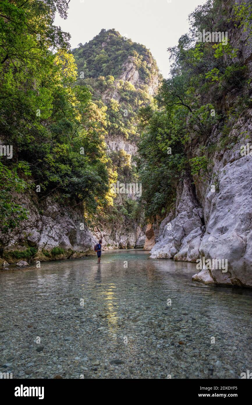 Man standing side view isolated hi-res stock photography and images - Alamy
