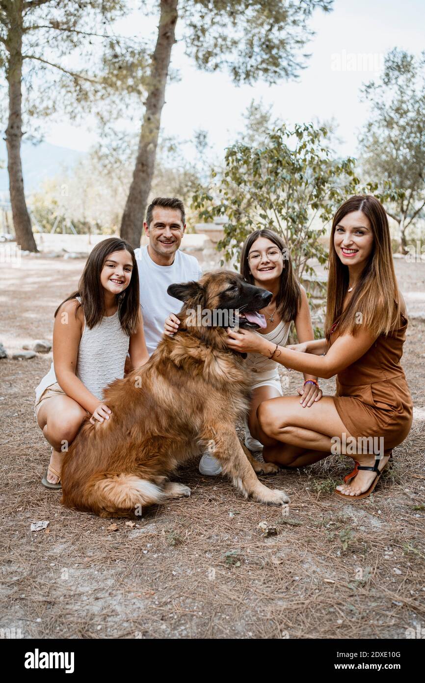 Children parents family dog hi-res stock photography and images - Alamy
