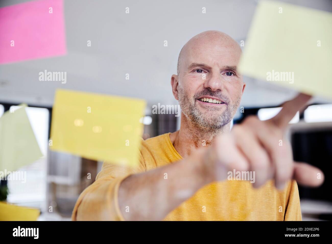 Reading post it note hi-res stock photography and images - Alamy